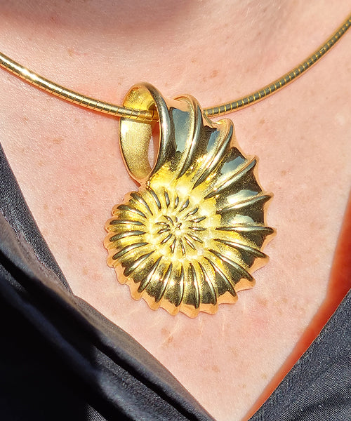 Nautilus pendant large gold – Silberpfeil Lübeck